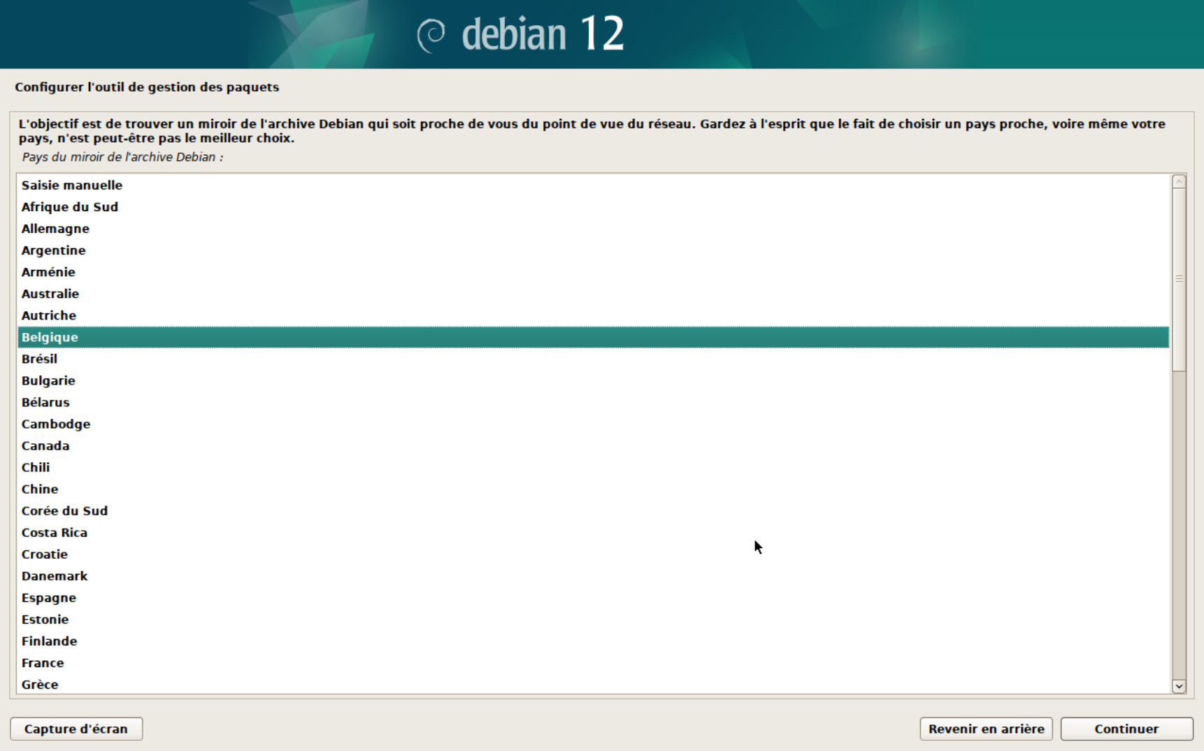Debian 12 - installer facilement son premier serveur